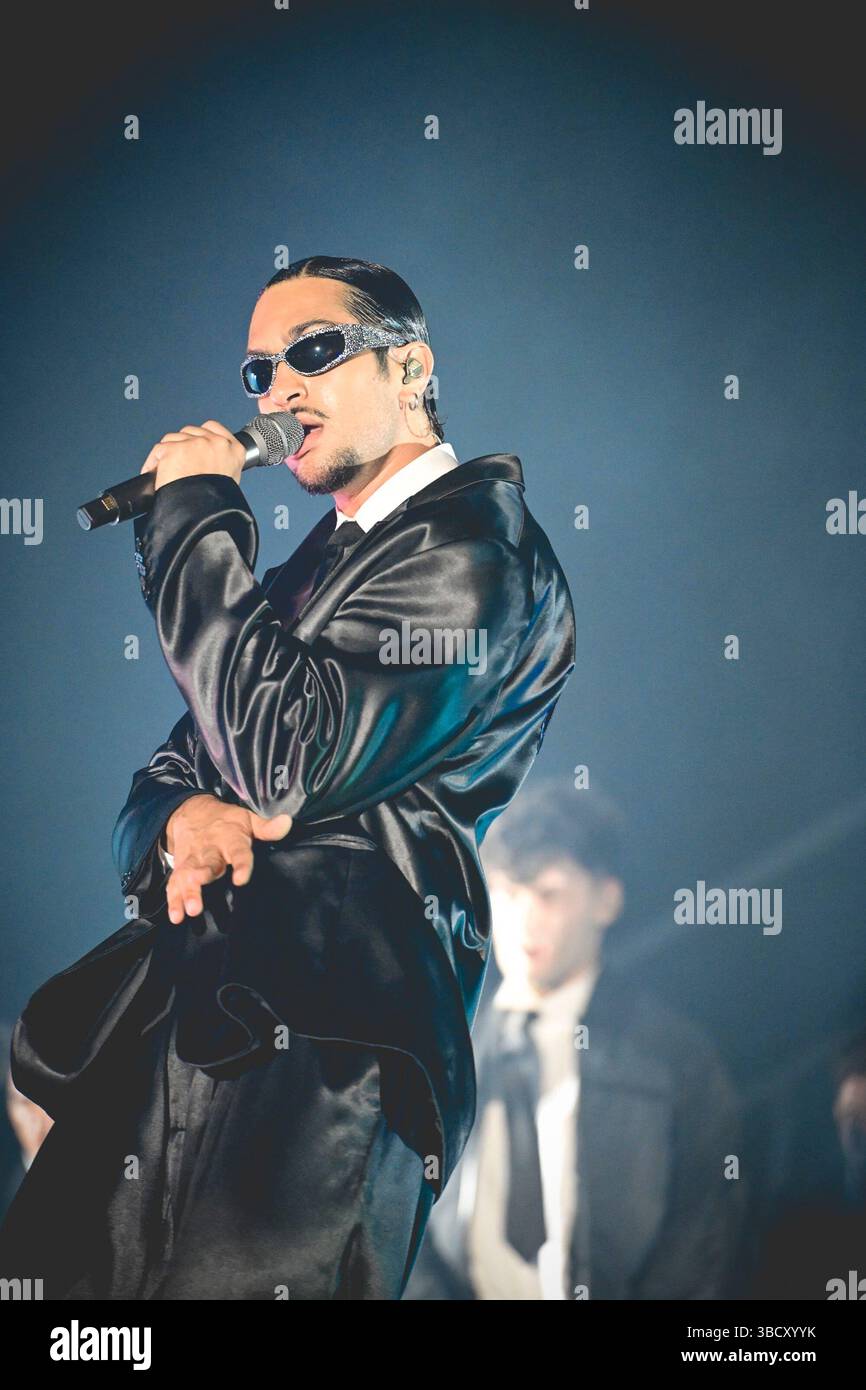 Napoli, Italy. 21st May, 2025. Italian singer Mahmood performs live on ...