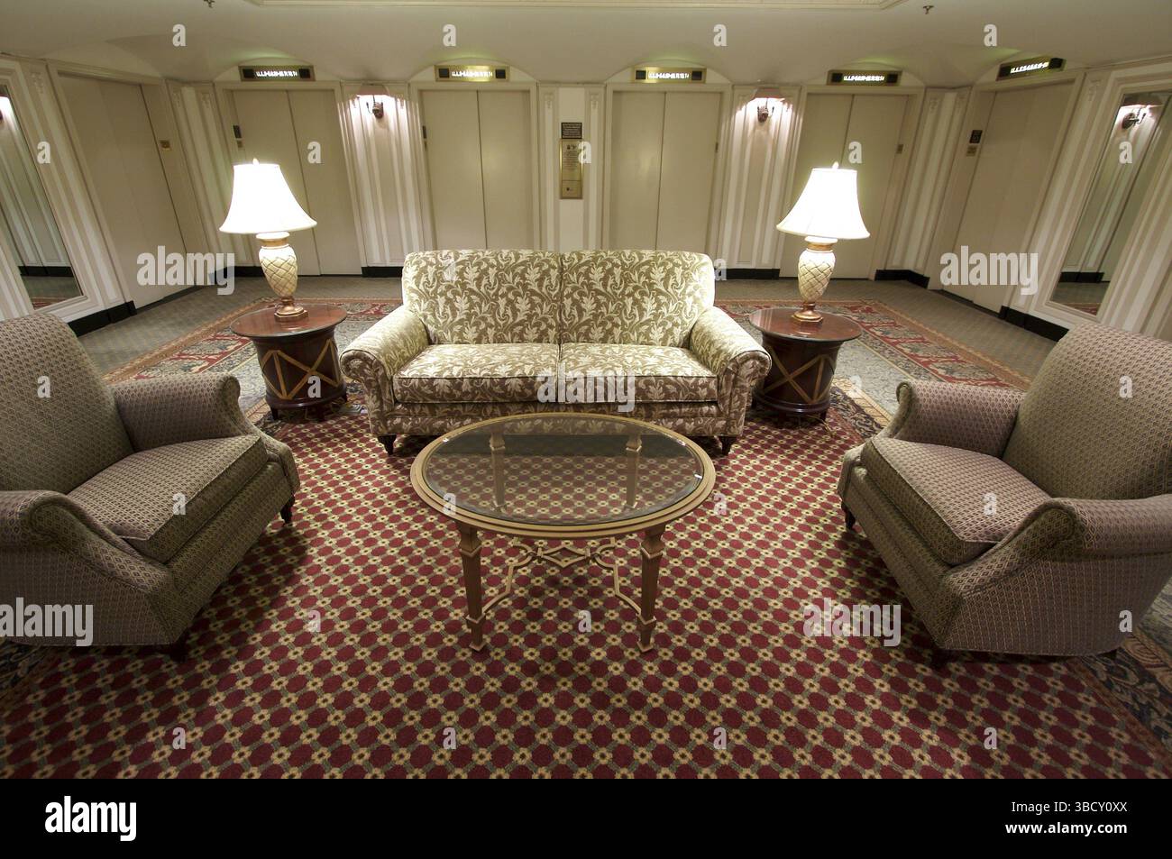 Classic elevator lobby interior hi-res stock photography and images - Alamy
