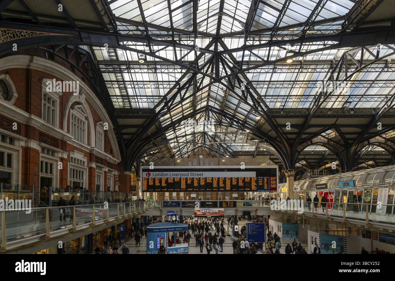 Details roof engineering at Liverpool Street railway station, London ...