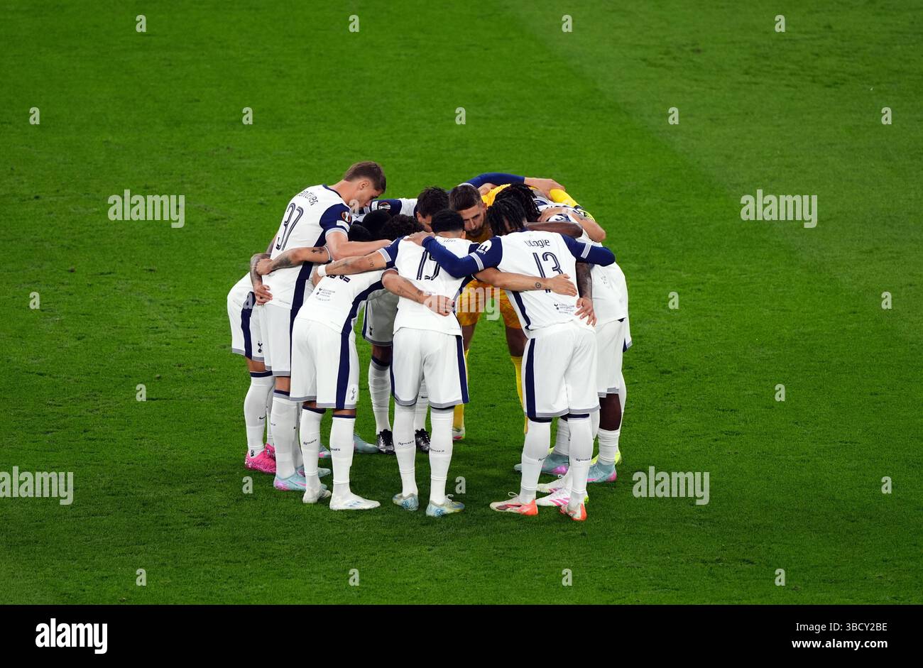 Tottenham Hotspur players huddle ahead of the UEFA Europa League final ...