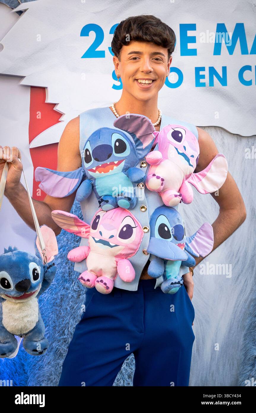 Lilo and stich 2025 hi-res stock photography and images - Alamy