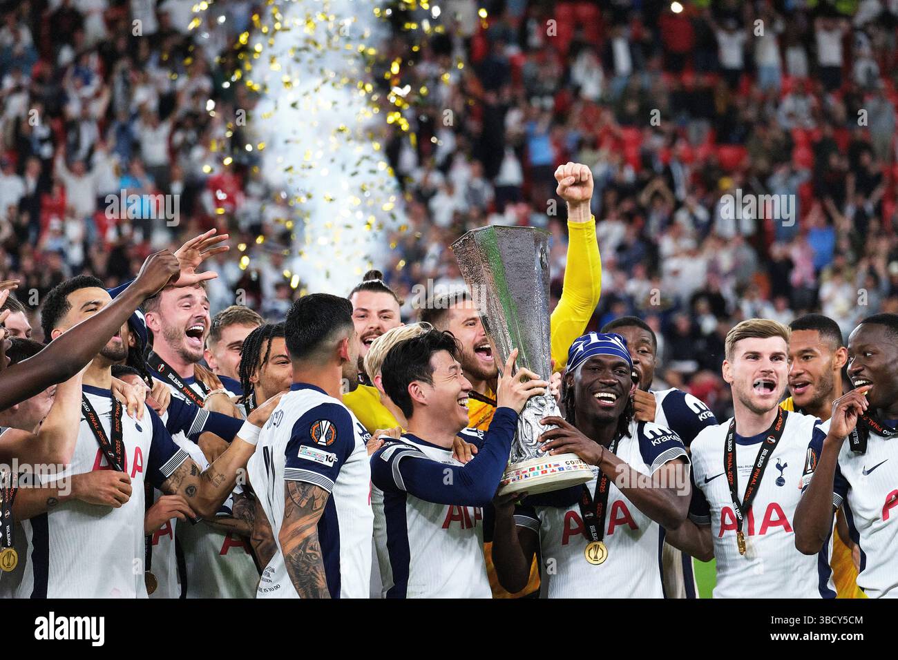 Bilbao, Biscay, Spain - 21st May 2025: Tottenham Hotspur players lift ...