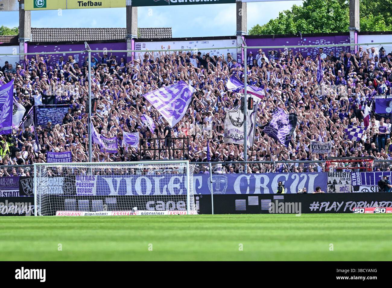 3. Liga - VfL Osnabrück - SC Verl am 17.05.2025 an der Bremer Brücke in ...