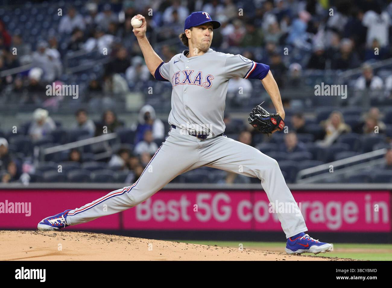 Texas Rangers pitcher Jacob deGrom throws the ball during the first ...