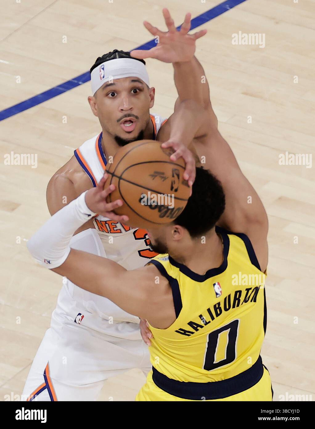 New York Knicks guard Josh Hart (3) defends against Indiana Pacers ...