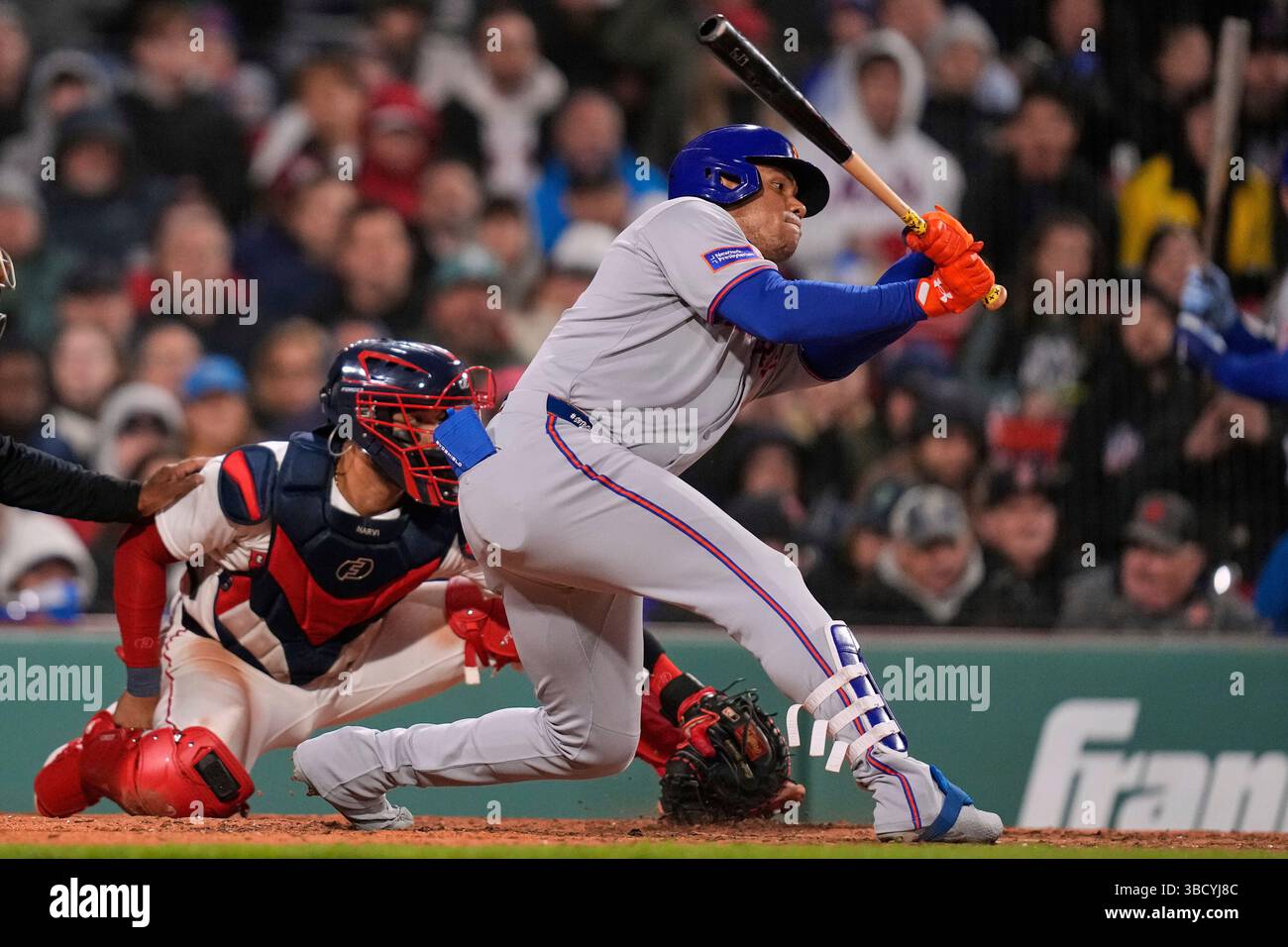 New York Mets' Juan Soto (22) strikes out in the sixth inning of a ...