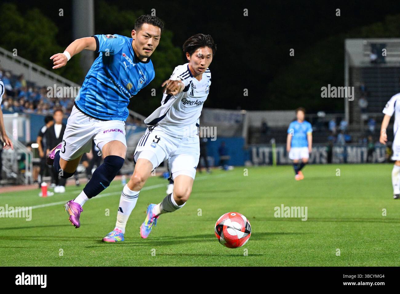 NHK Spring Mitsuzawa Football Stadium, Kanagawa, Japan. 21st May, 2025. (L-R) Junya Suzuki ...