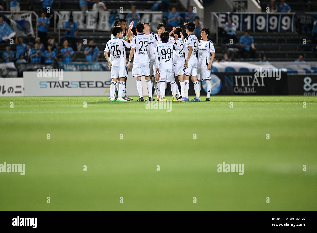 NHK Spring Mitsuzawa Football Stadium, Kanagawa, Japan. 21st May, 2025. FCFC Machida Zelvia team ...