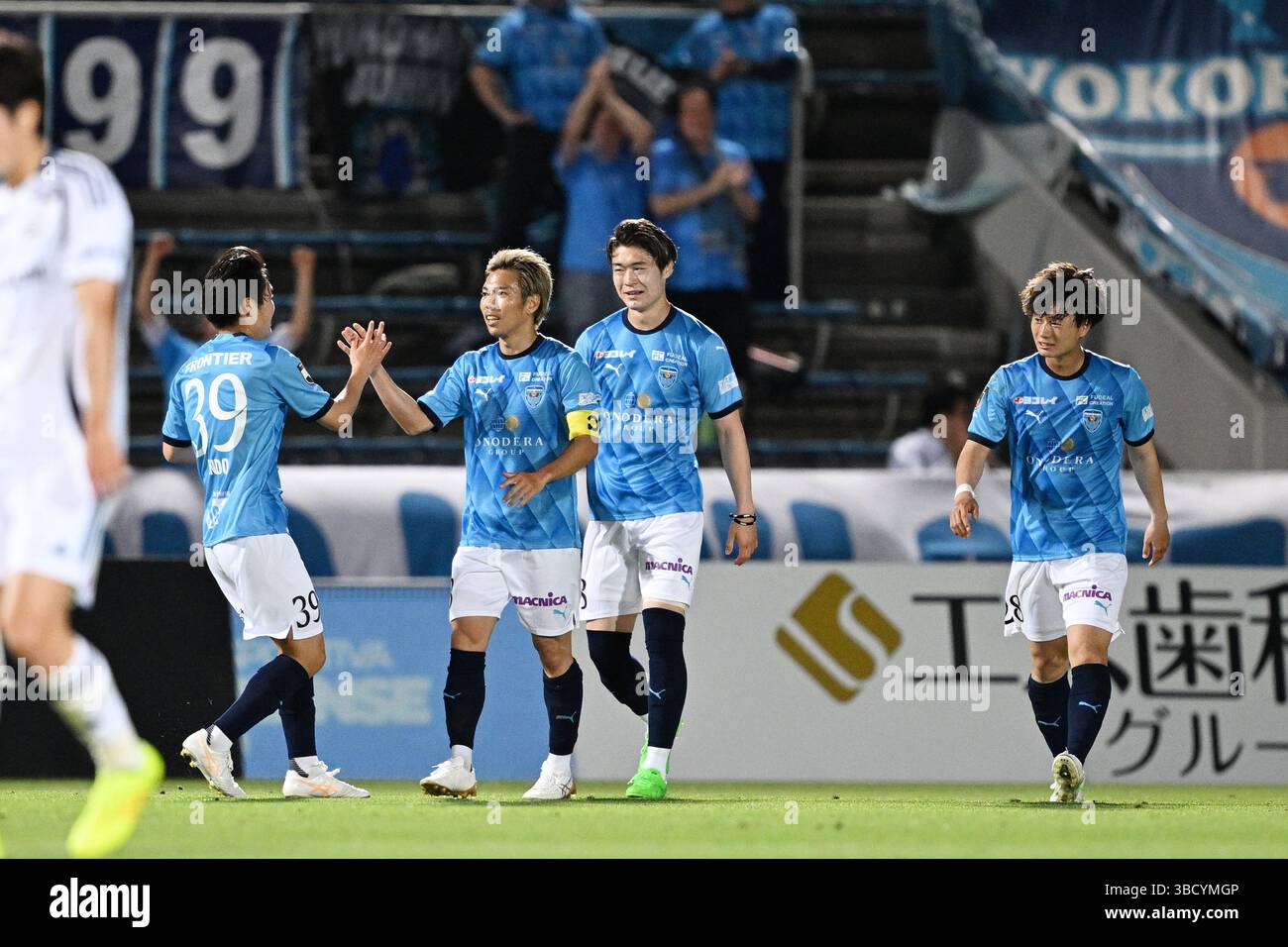 NHK Spring Mitsuzawa Football Stadium, Kanagawa, Japan. 21st May, 2025. Keijiro Ogawa (Yokohama ...