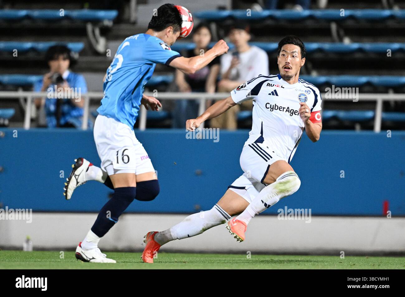 NHK Spring Mitsuzawa Football Stadium, Kanagawa, Japan. 21st May, 2025. (L-R) Makito Ito ...