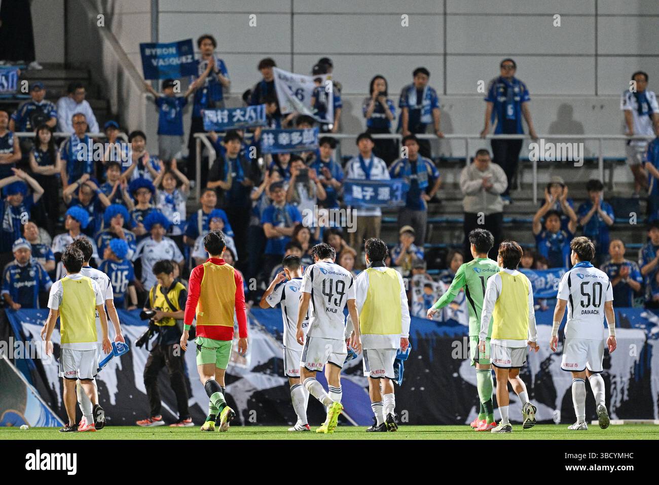 NHK Spring Mitsuzawa Football Stadium, Kanagawa, Japan. 21st May, 2025. FCFC Machida Zelvia team ...