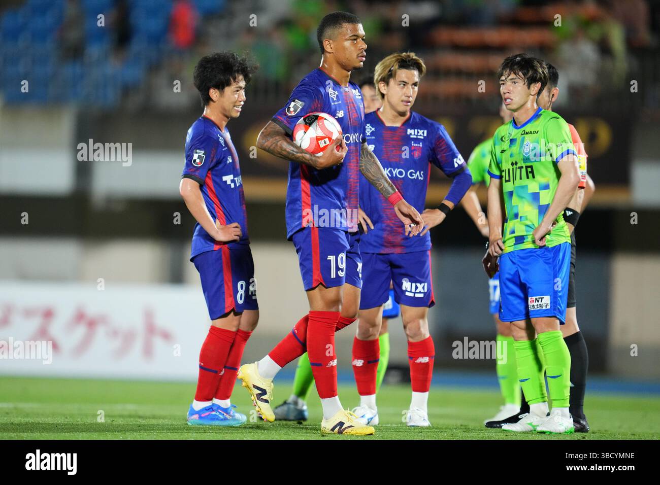 Lemongas Stadium Hiratsuka, Kanagawa, Japan. 21st May, 2025. (L-R) Takahiro Ko, Marcelo Ryan ...