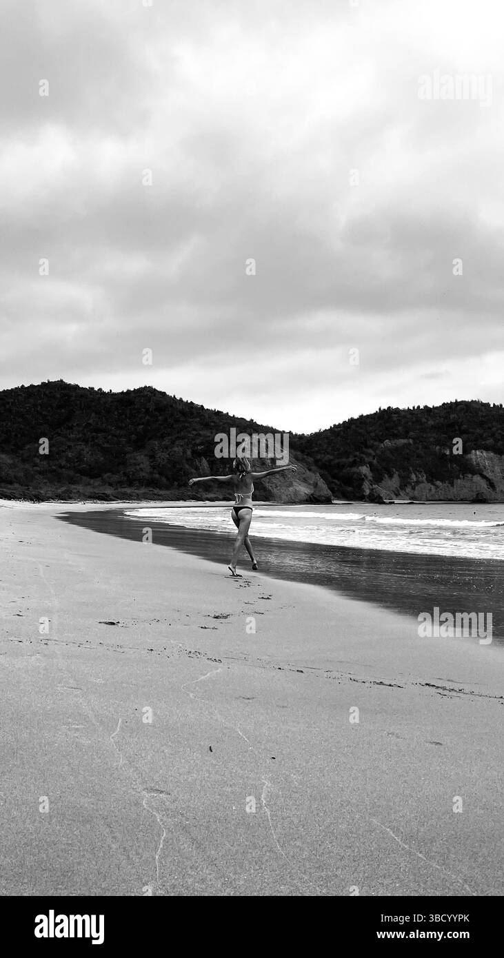 Arms in the sky Black and White Stock Photos & Images - Alamy
