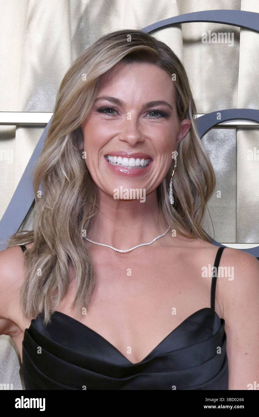 LOS ANGELES - MAY 20: Jenny Taft at the 50th Gracies Awards at Beverly ...