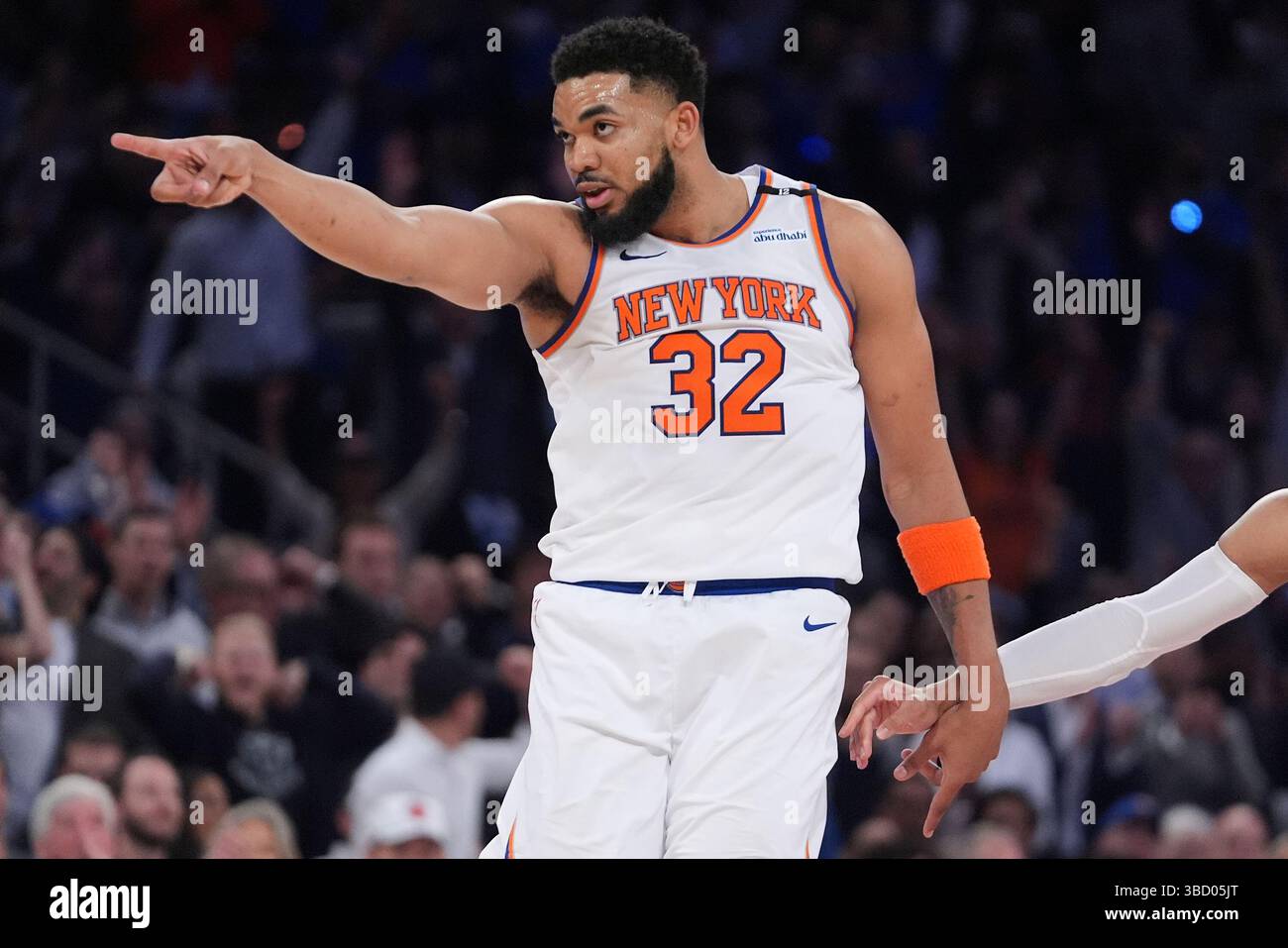 New York Knicks center Karl-Anthony Towns (32) reacts during the fourth ...