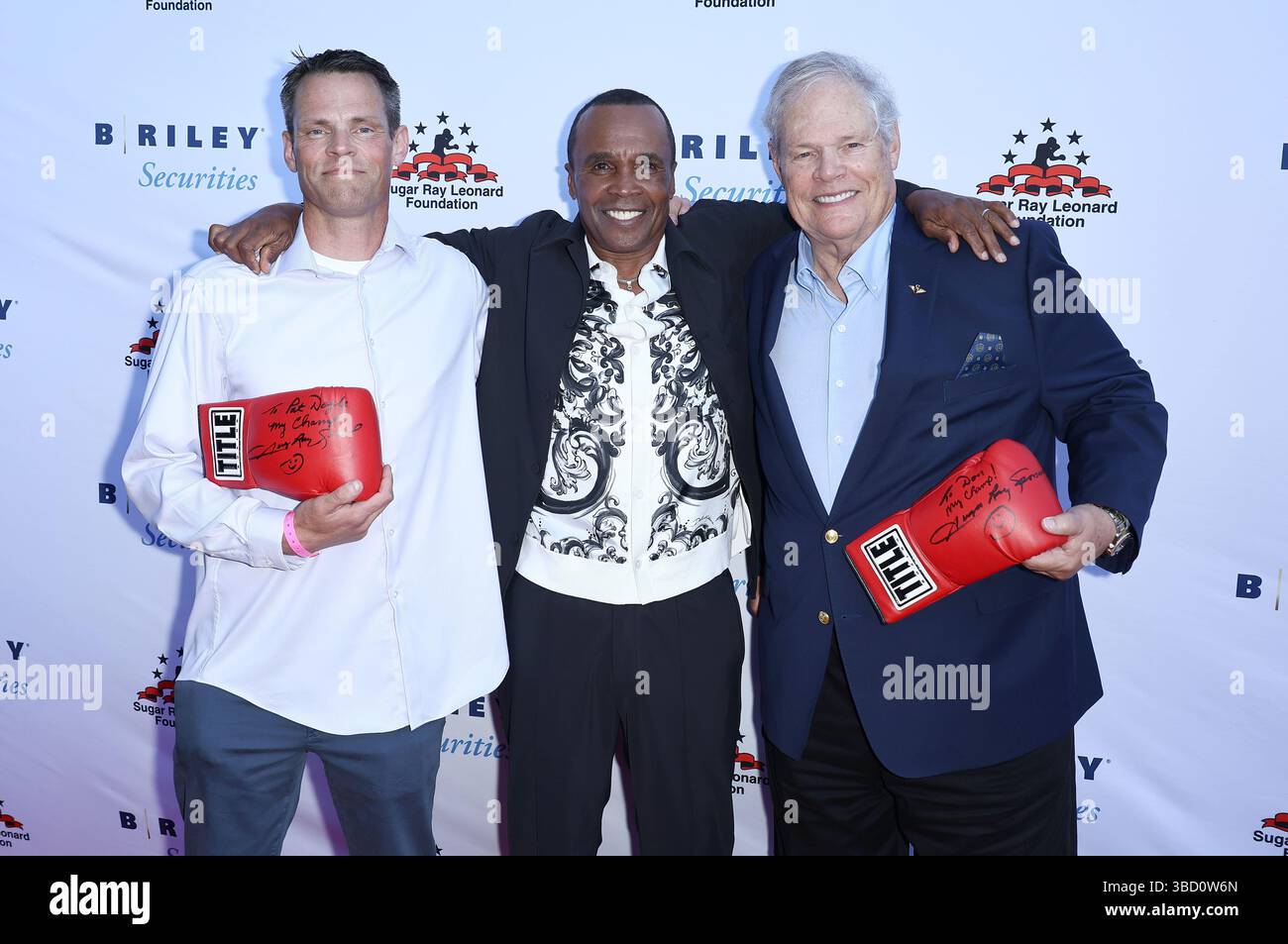 Pat Doyle, Sugar Ray Leonard, Don Doyle arrives at The14th Annual Sugar ...