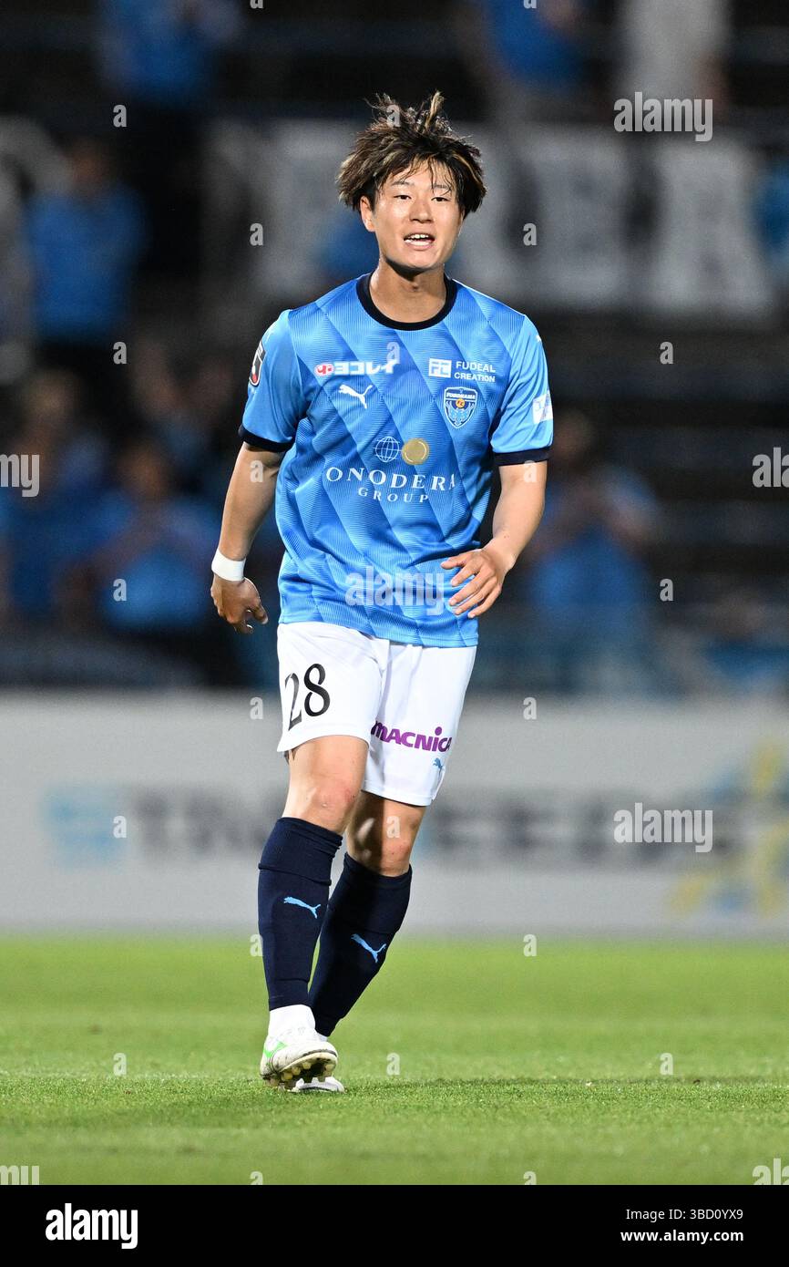 NHK Spring Mitsuzawa Football Stadium, Kanagawa, Japan. 21st May, 2025. Koki Kumakura (Yokohama ...