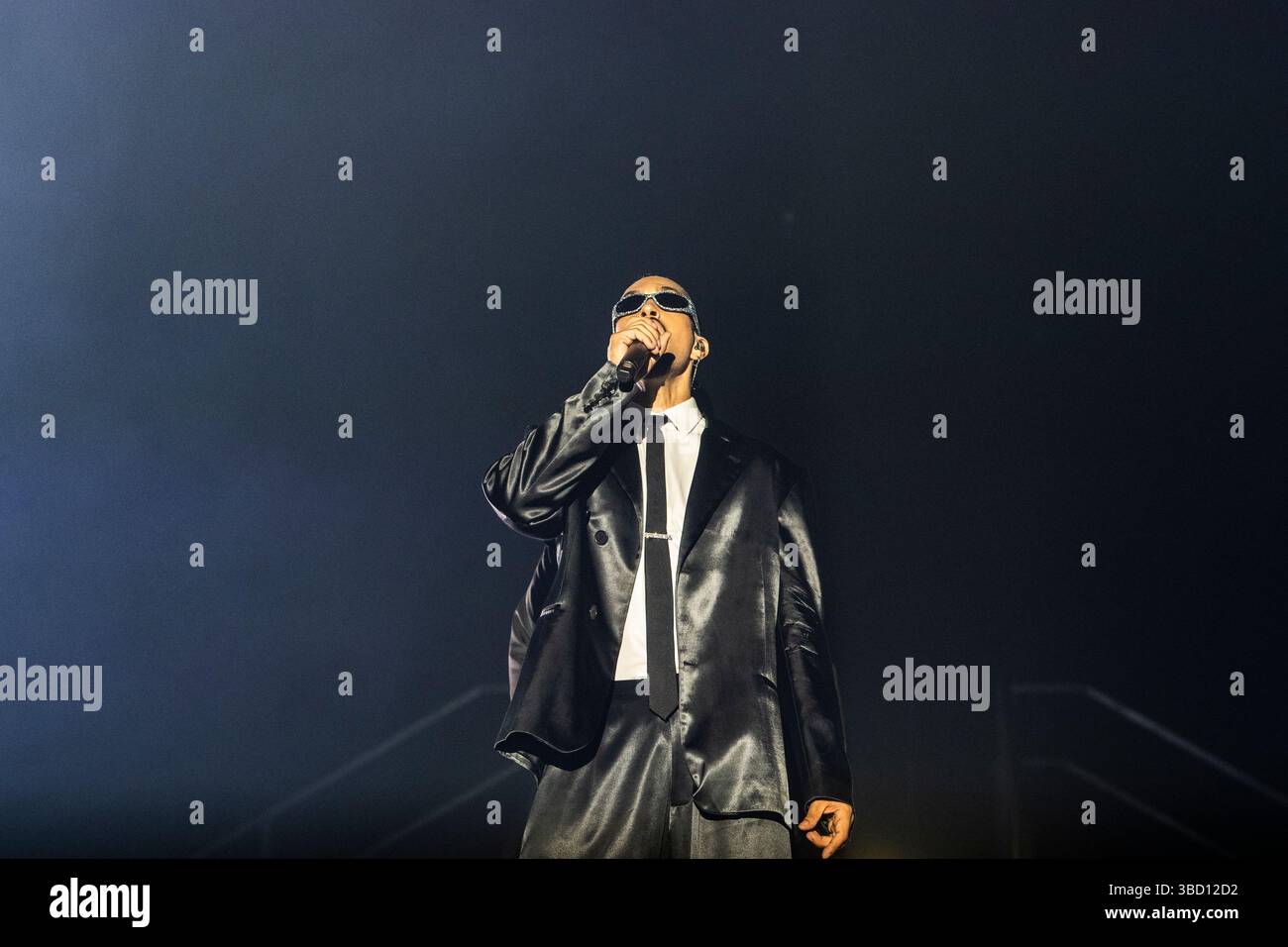 Napoli, Italy. 21st May, 2025. Italian singer Mahmood performs live at ...