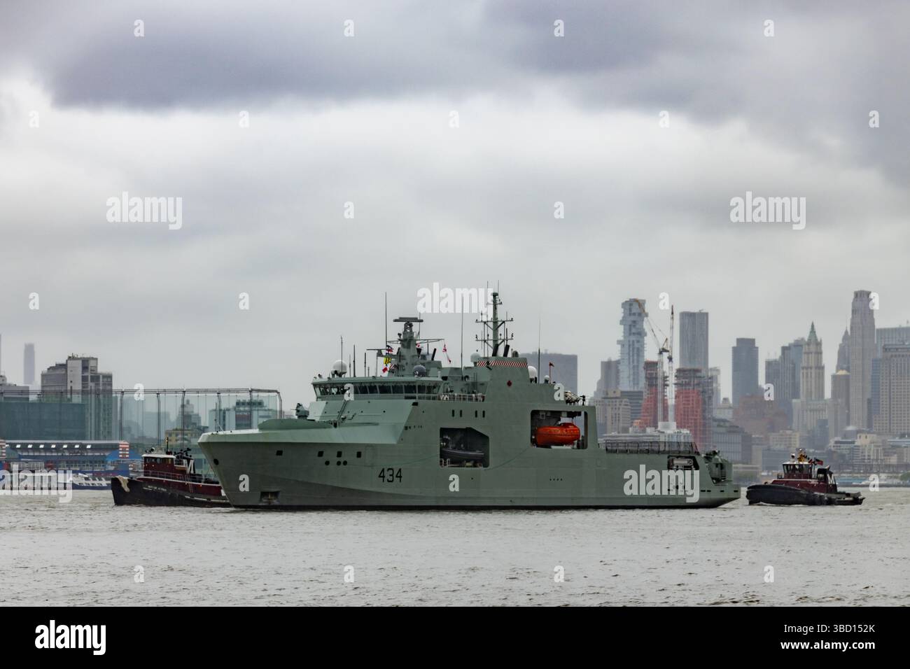The HMCS Frédérick Rolette (AOPV 434), a Canadian Navy Harry DeWolf ...
