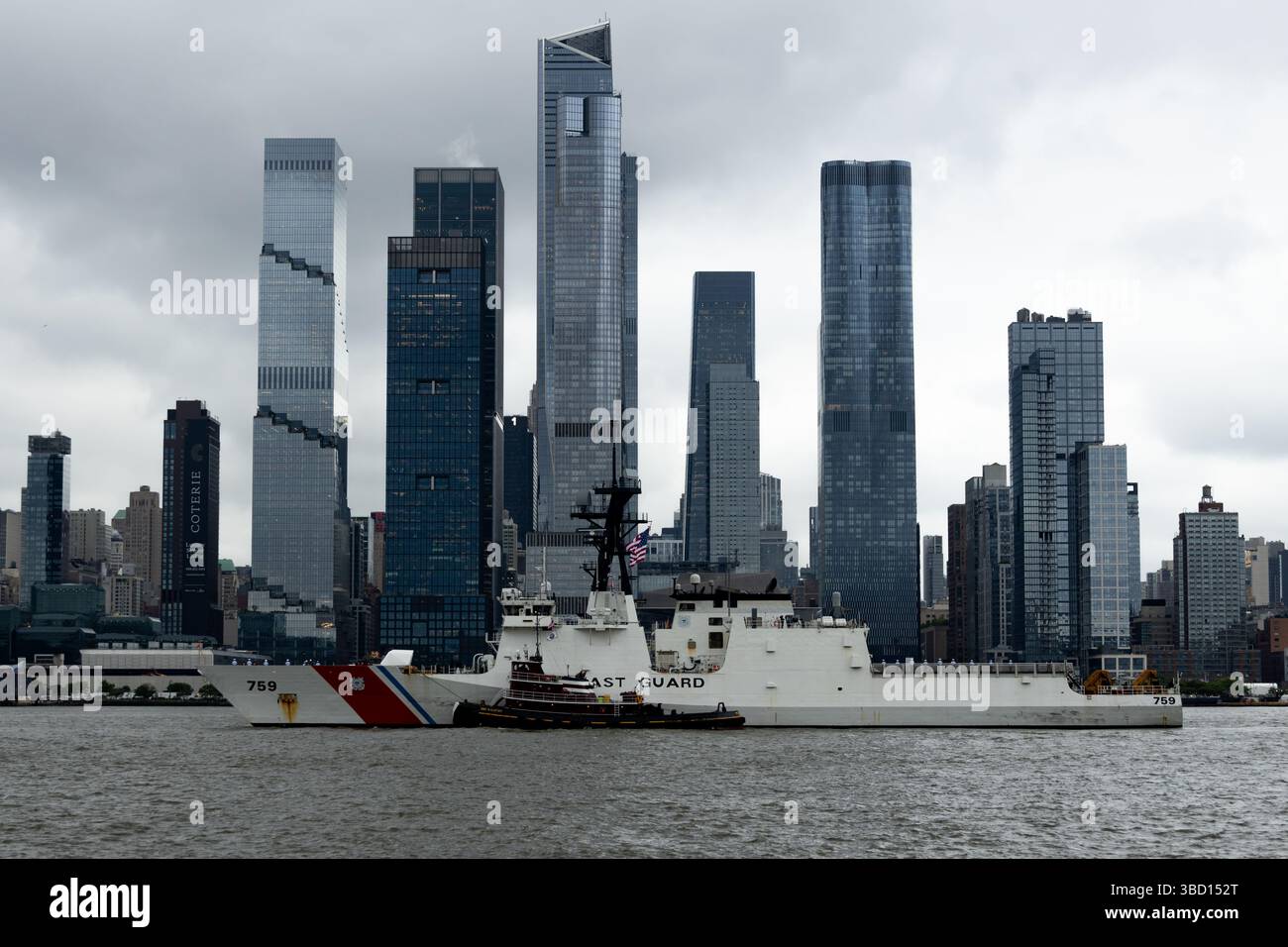 The USCGC Calhoun (WMSL 759), assigned to Special-Purpose Marine Air ...