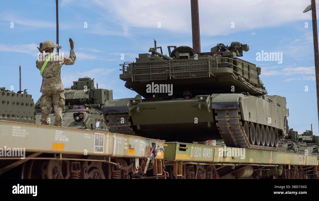 FORT CAVAZOS, TEXAS - One of the first U.S. Army tanks bound for ...