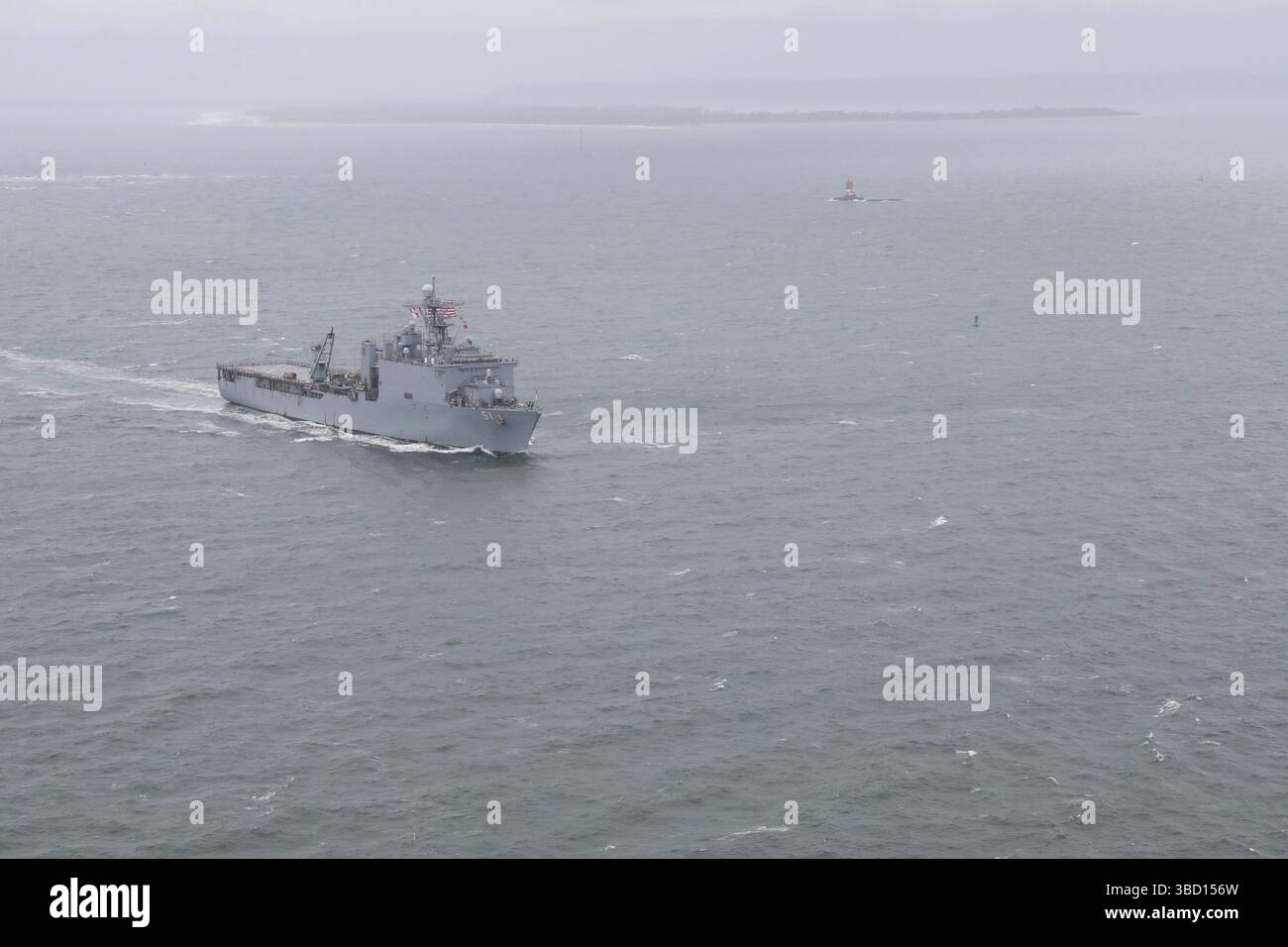 The Harpers Ferry-class amphibious dock landing ship USS Oak Hill (LSD ...