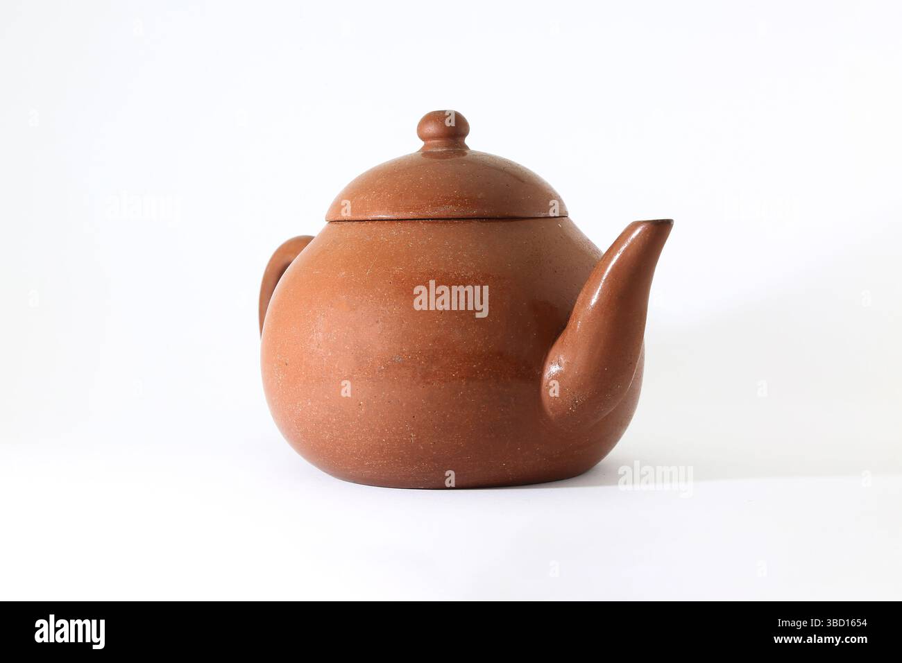 A traditional teapot, simple and elegant in design Stock Photo - Alamy