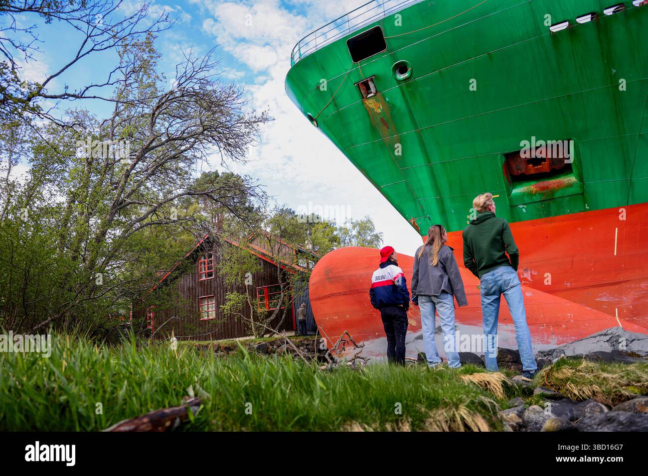 Trondheim 20250522. A 135-meter-long container ship ran aground almost ...