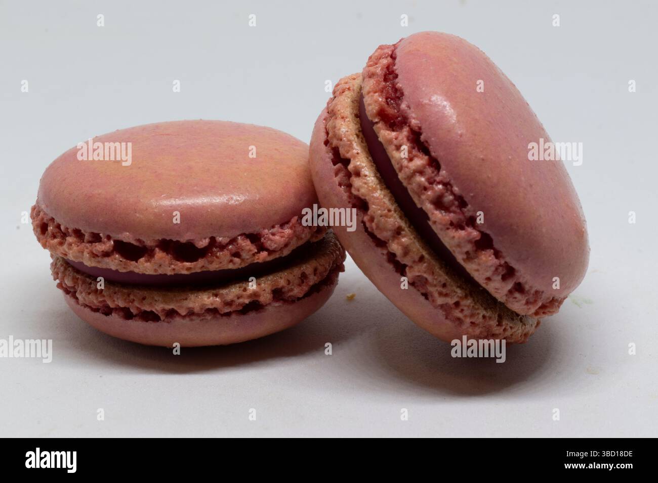Cream filling macaron macarons hi-res stock photography and images - Alamy