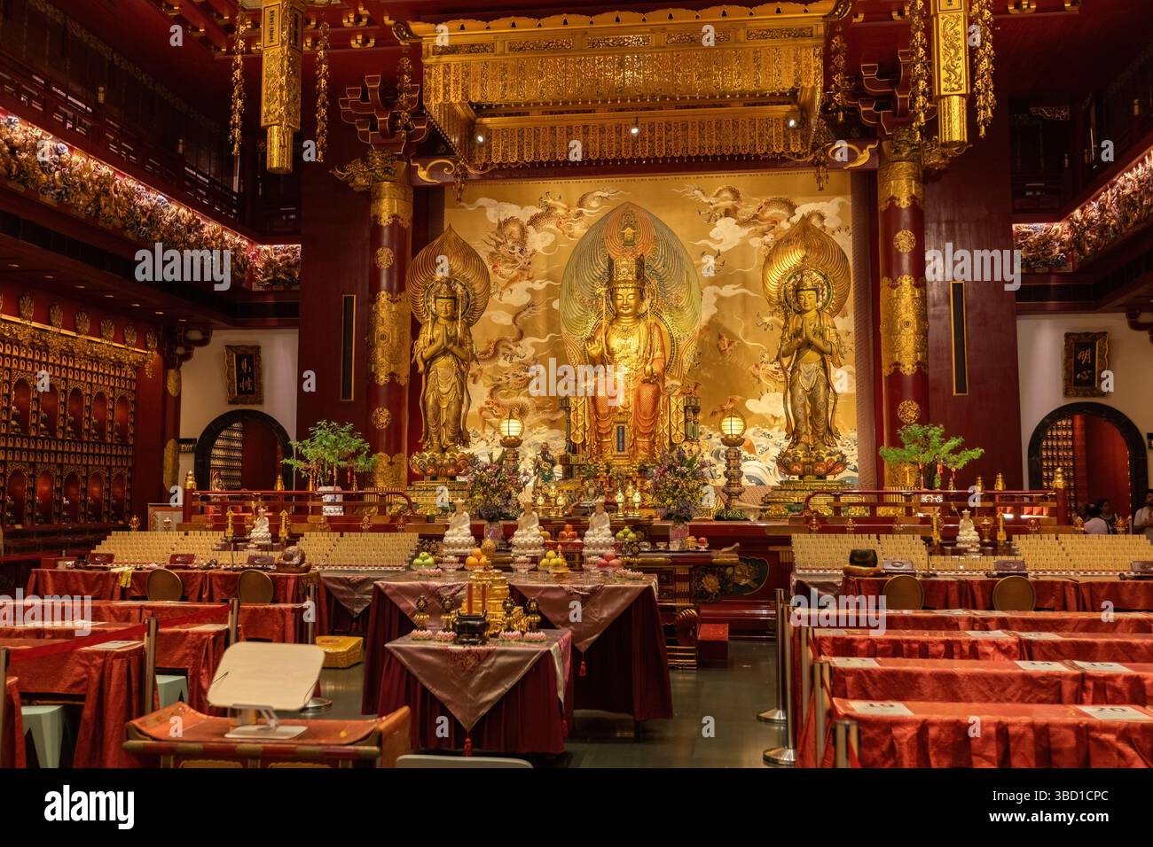 Buddha Tooth Relic Temple building inside view in Singarope Chinatown ...