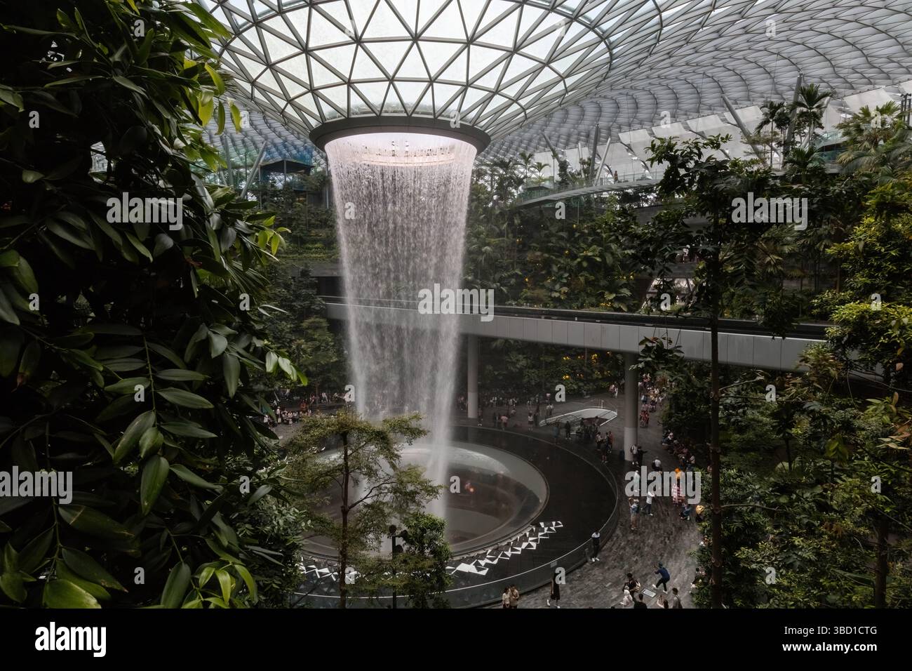Jewel Rain Vortex waterfall in the Changi Singapore airport Stock Photo ...