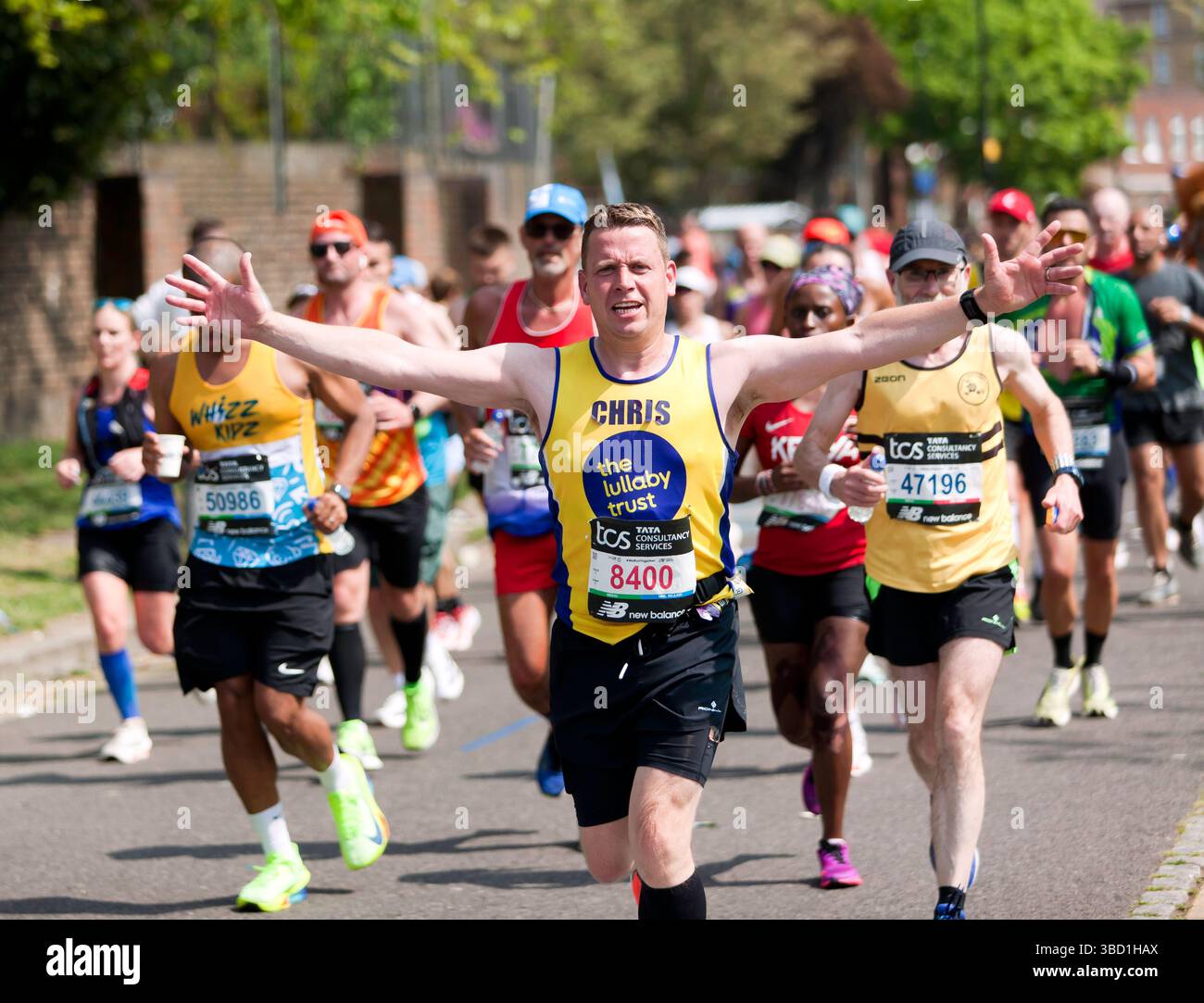 Chris Brears running for the lullaby trust, in the 2025 London Marathon ...