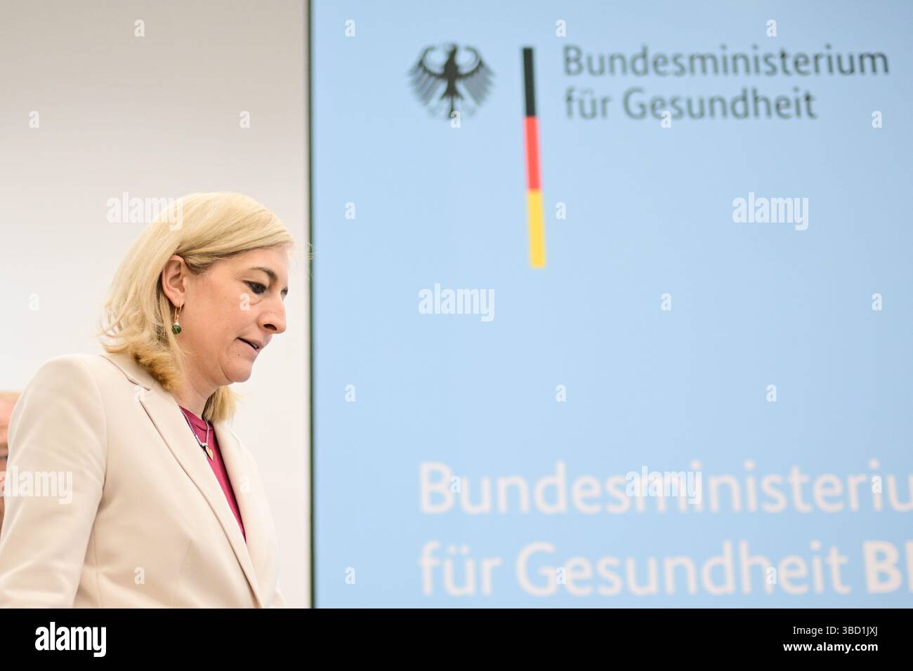 22 May 2025, Berlin: Nina Warken (CDU), Federal Minister of Health ...