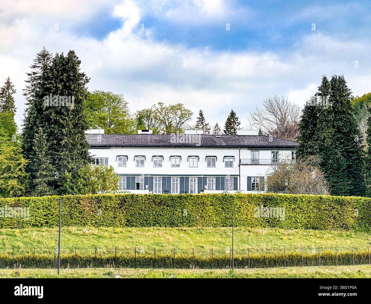 The home of Crown Prince Haakon and Crown Princess Mette-Marit of Norway. The couple lives in ...