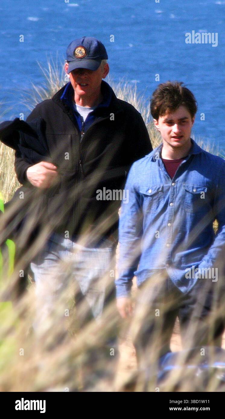 Daniel Radcliffe on the set of "Harry Potter and the Deathly Hallows ...