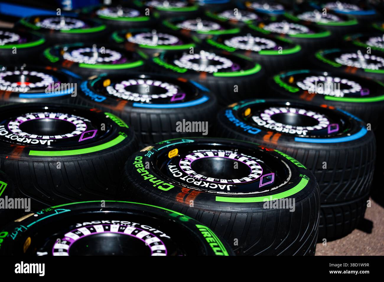 Williams Racing wheel cover, wet tyres, pneus, tyre, pneu, pluie during ...