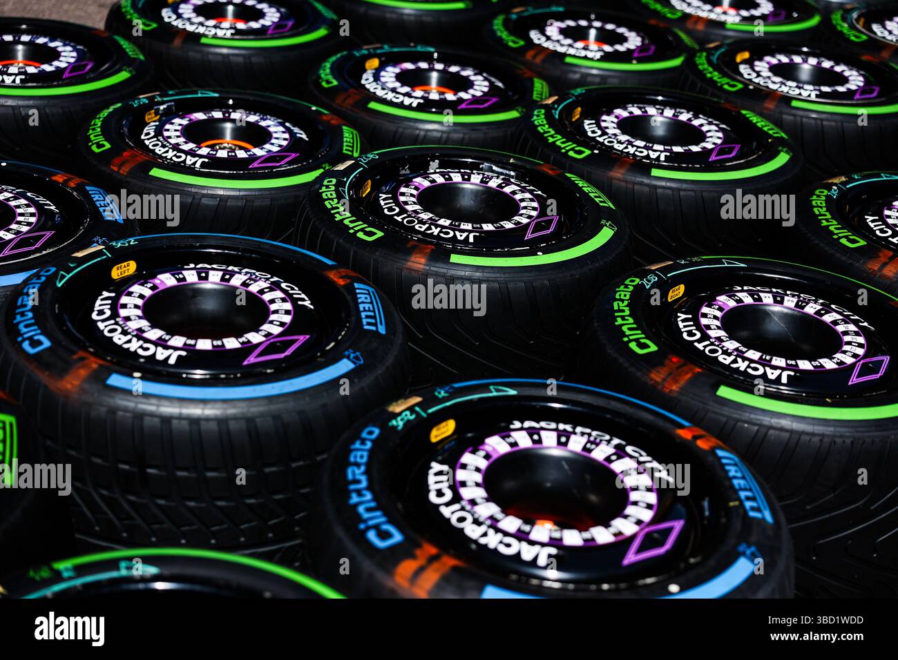 Williams Racing wheel cover, wet tyres, pneus, tyre, pneu, pluie during ...