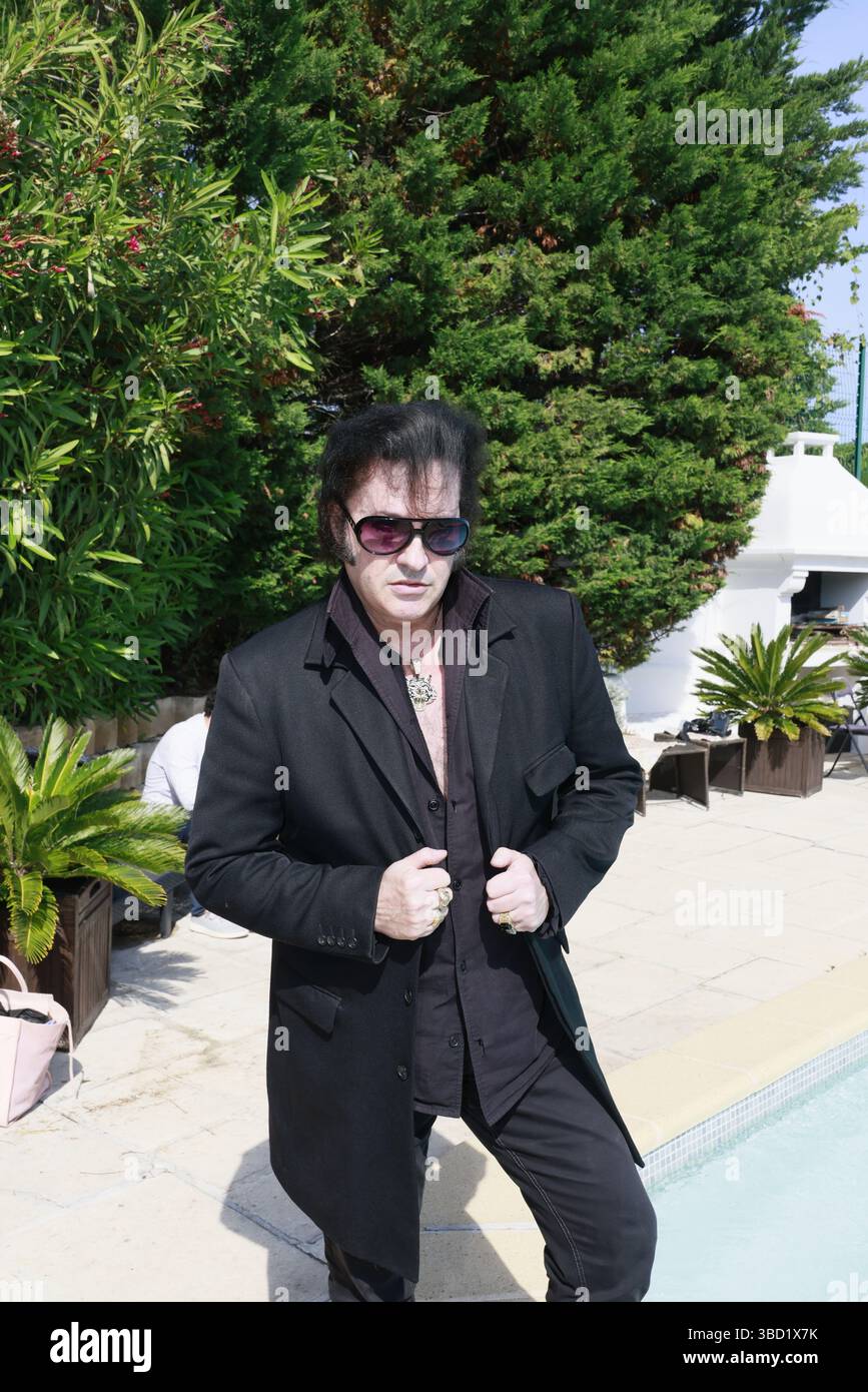 Vallauris, France. 21st May, 2025. Singer Eryl Prayer looks like Elvis ...