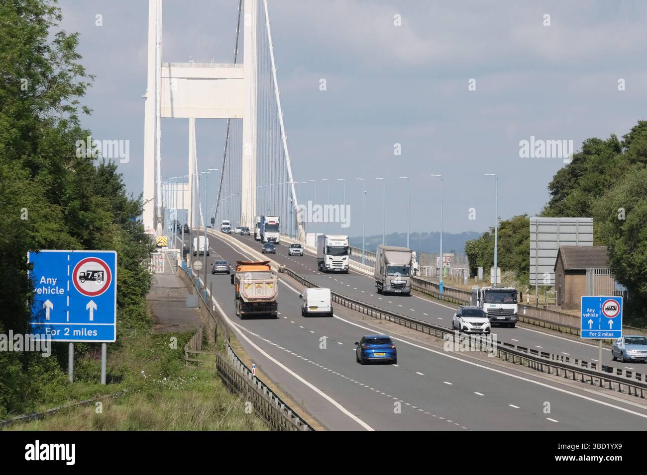 Aust, UK. 22nd May, 2025. Weight restriction to be imposed on the M48 ...