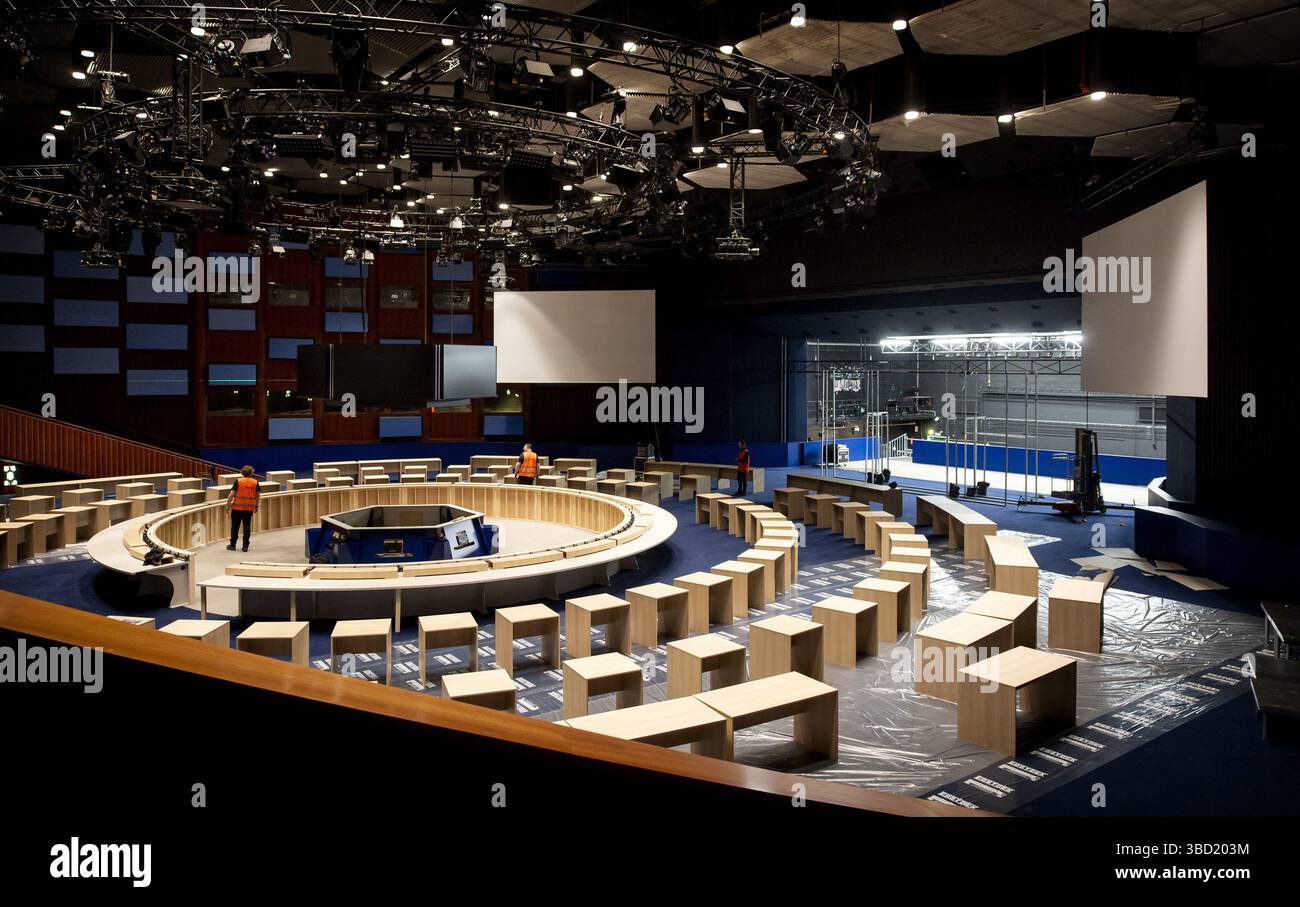 THE HAGUE - Work in the meeting room for the NATO summit. The World ...