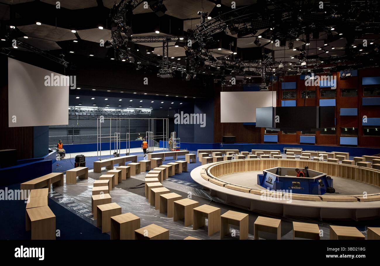 THE HAGUE - Work in the meeting room for the NATO summit. The World ...