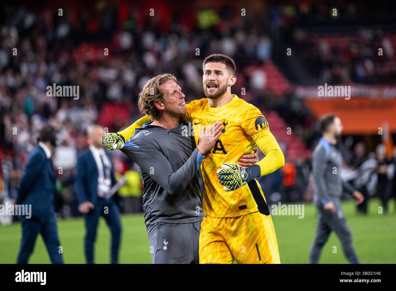 Bilbao, Spain. 21st, May 2025. Goalkeeper Guglielmo Vicario (1) of ...