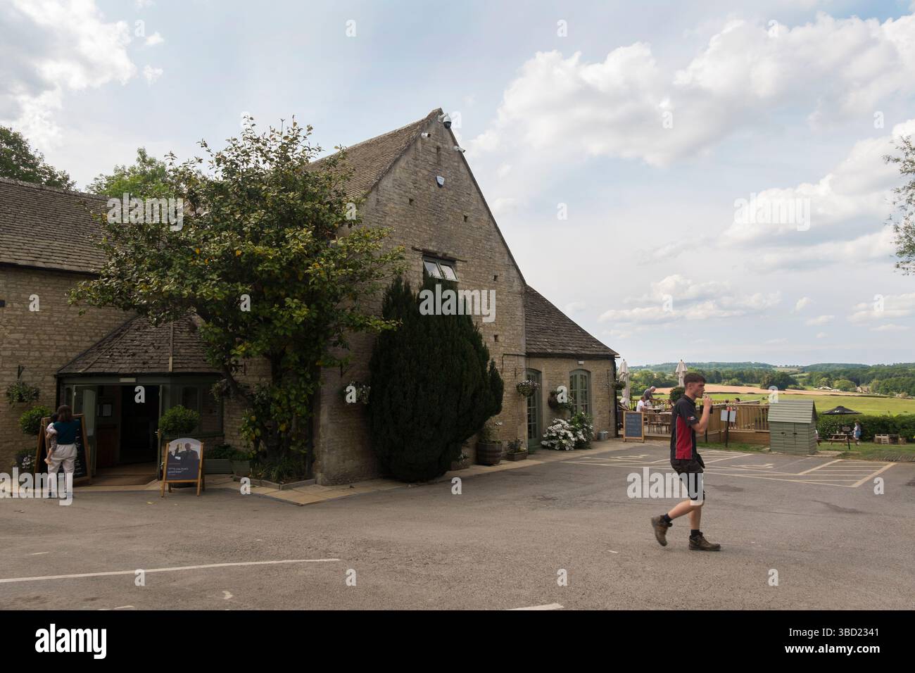 Car park and entrance at Jeremy Clarkson's pub, The Farmer's Dog, in ...