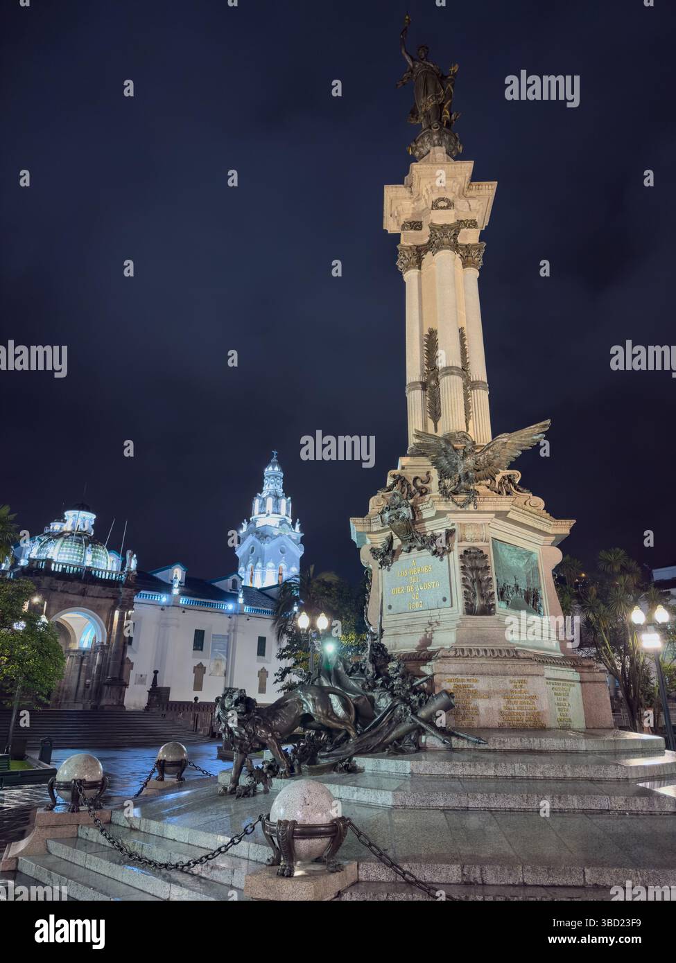 NIght view of the Monument to Independence in the Plaza Grande in Quito ...