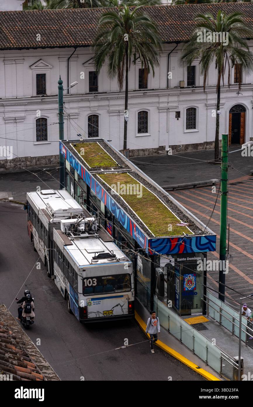 An electric trolleybus, or El Trole, of the municipal rapid transit ...