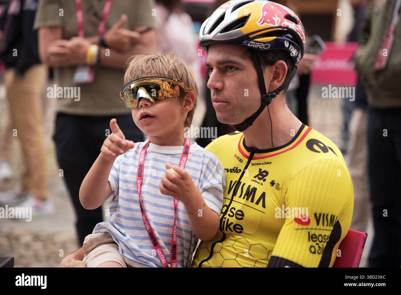 Van Aert Wout of Team Visma | Lease A Bike with his son during the stage 12 of the Giro d’Italia ...