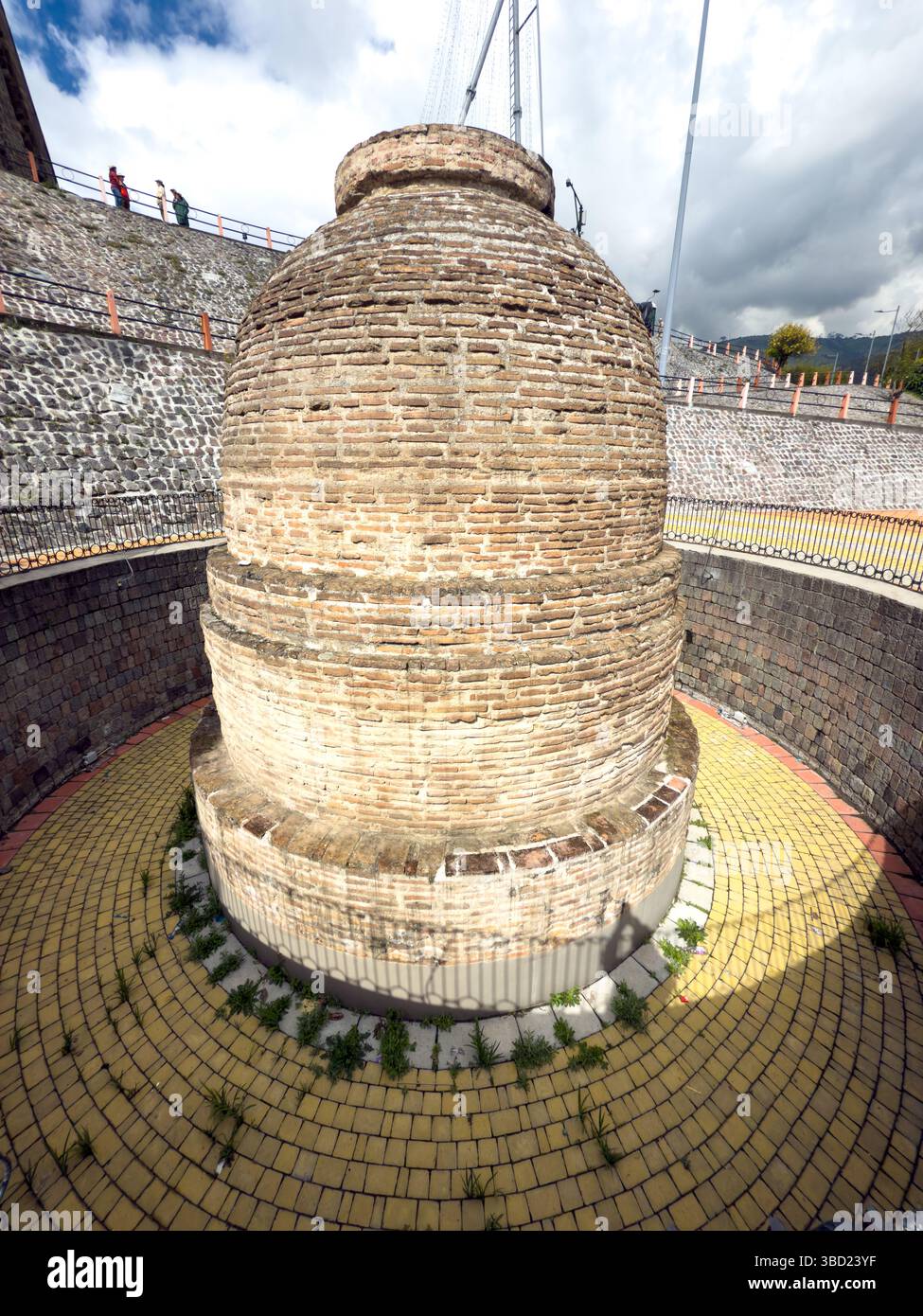 The Olla del Panecillo, a Spanish-colonial era water cistern on El ...