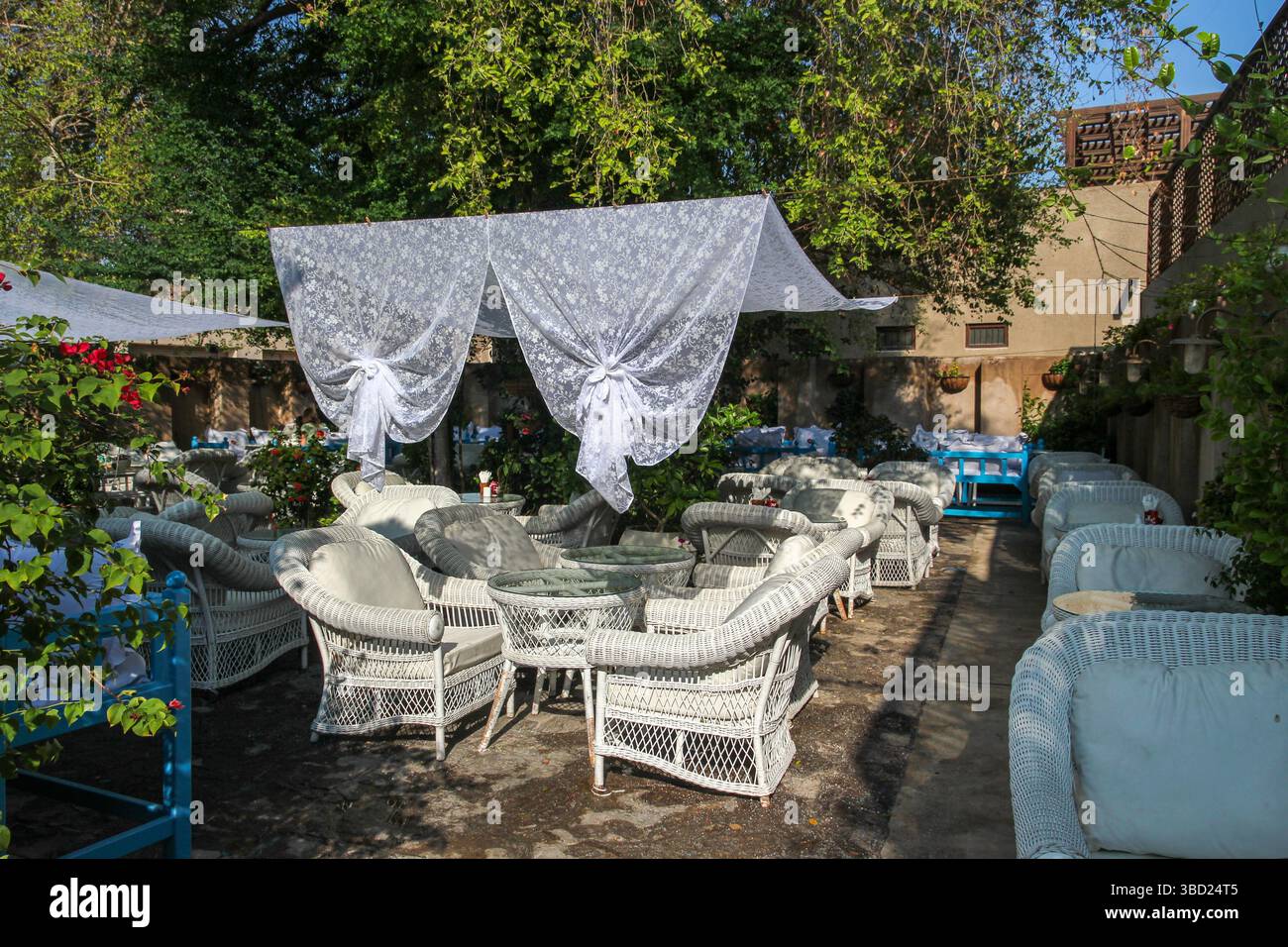 Arabian tea house restaurant and cafe hi-res stock photography and ...