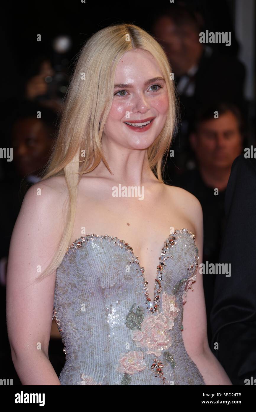 Elle Fanning attends the "Affeksjonsverdi" (Sentimental Value) red carpet at the 78th annual ...