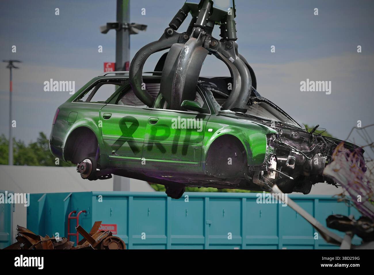 PHOTOMONTAGE; Symbolic photo of the end of combustion engines. The end ...